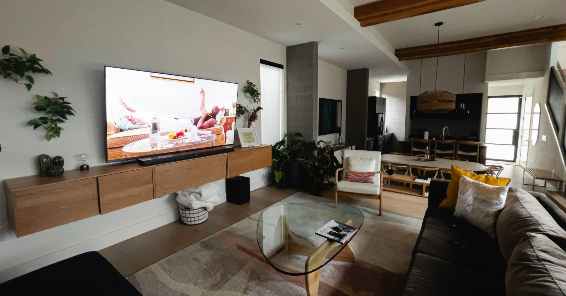 The 8 Best Big Screen Tv For 2025
